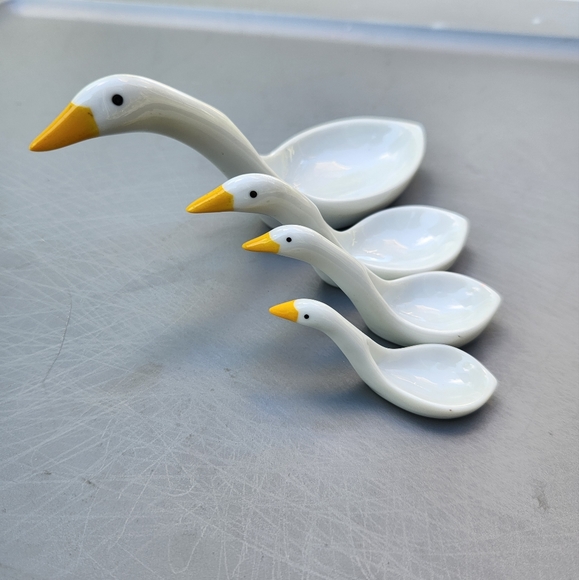 Avon | Kitchen | Vintage Avon Geese Measuring Spoons Set | Poshmark